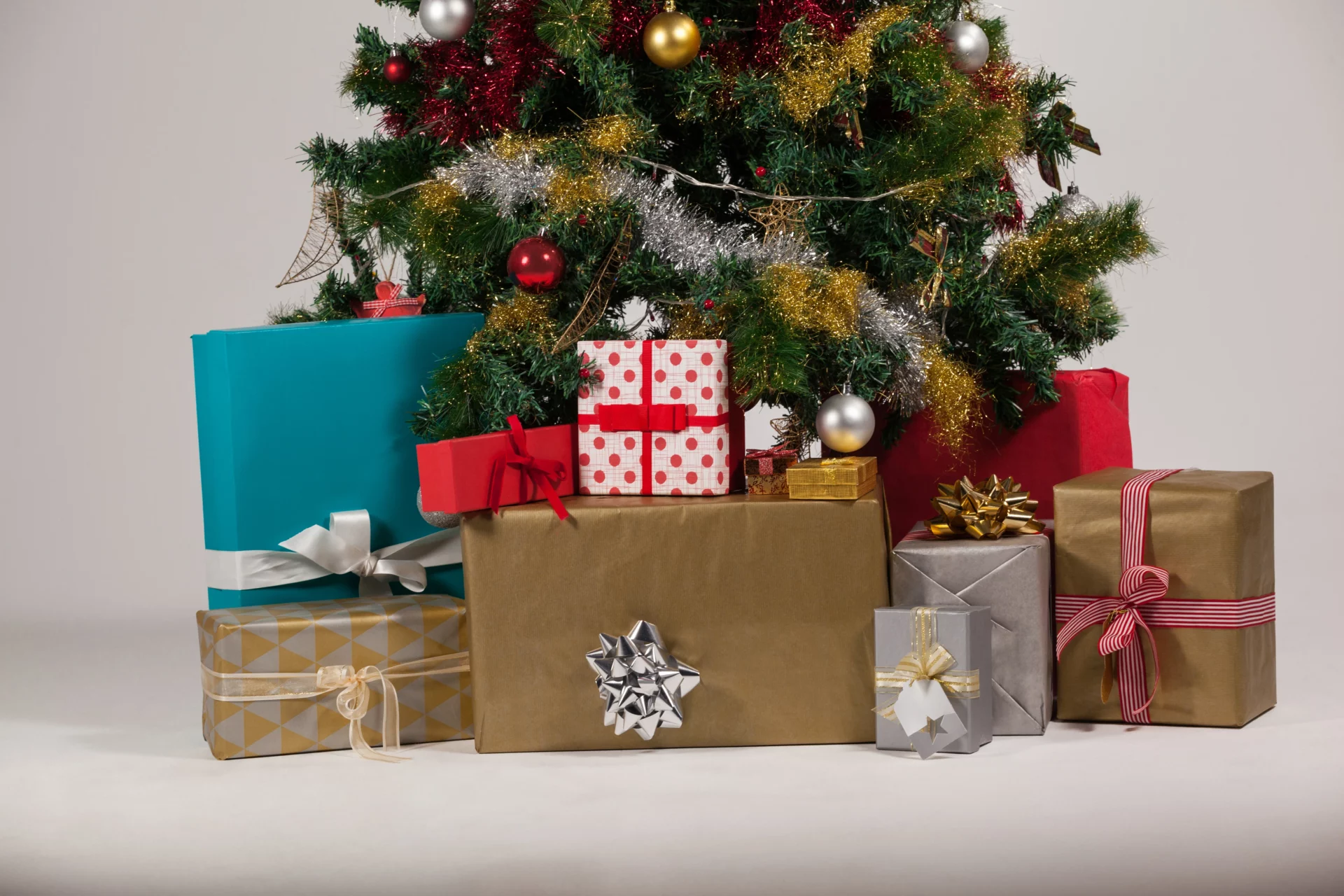 Daftar Hiasan Pohon Natal yang Wajib Ada di Rumah Kamu